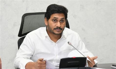 ముందస్తు ఎన్నికల దిశగా జగన్ అడుగులు జగన్ మాస్టర్ ప్లాన్ ఇదేనా