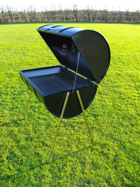 The Deluxe Barrel Barbecue Has A Extra Large Capacity Easily Catering