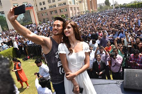 Tiger Shroff Disha Patani Promote ‘baaghi 2 At Gl Bajaj College