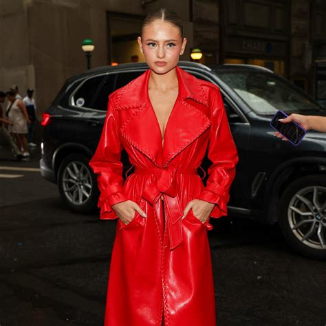 Lady In Red So Aufregend Stylt Leni Klum Die Trendfarbe Rot Auf Der