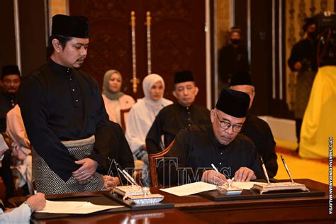 Air Times News Networkanwar Ibrahim Kini Sah Perdana Menteri Malaysia Ke 10
