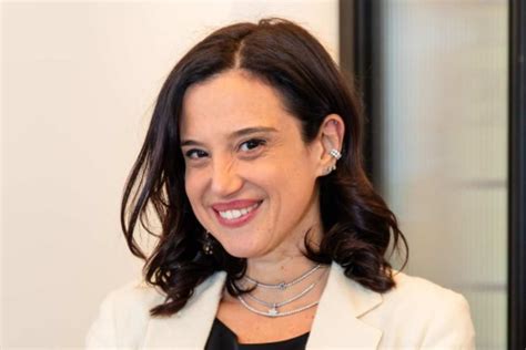 Ines Mordente Chi è La Dottoressa Di Sos Acne Il Retroscena Che In Pochissimi Conoscono Immezcla