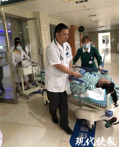 除颤仪抢救美女抢救美女 伤感说说吧