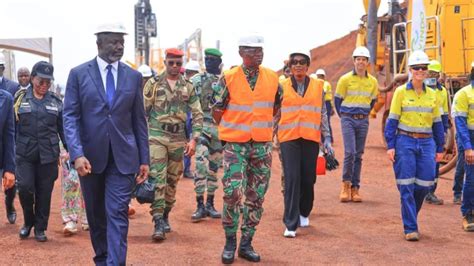 France Le Gén Oligui Nguema En Vrp Lors Du Forum Daffaires Invest