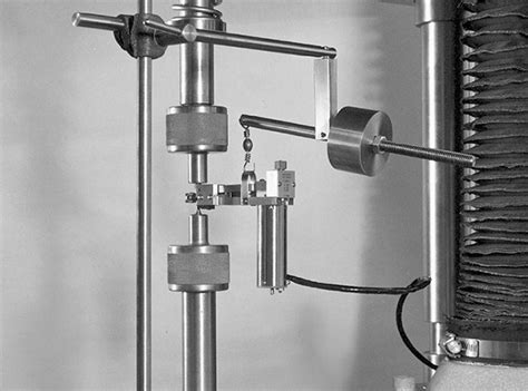 Lvdt Type Extensometer From Tinius Olsen