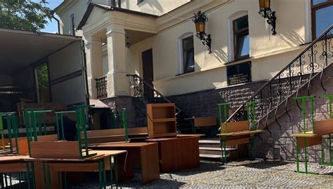 Profesorii și studenții Academiei de Teologie din Kiev au fost izgoniți din clădirile de studii
