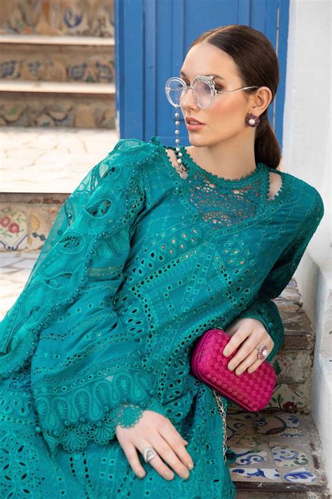Maria B Lawn 2024 Pakistani Designer Suit Online Lebaasonline