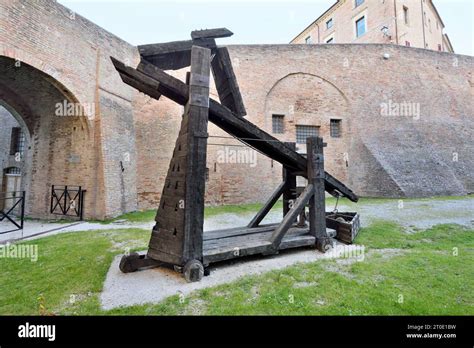 Mondavio Marche Pu Valley Of The Fortress Reconstruction Of A War
