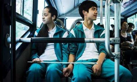 为什么很多女孩小学成绩好，初中高中就开始下滑？老师说出实情