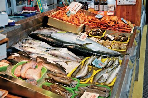 氷見漁港場外市場【ひみ番屋街】食べ尽くせ！ まっぷるウェブ Avignon Markthalle Französische Küche