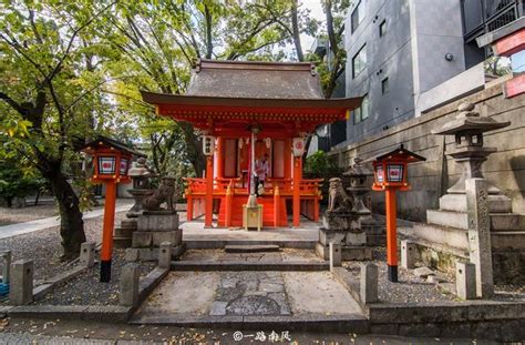 日本有座奇怪神社，許願祈福必須爬石洞，否則被視為心不誠！ 每日頭條