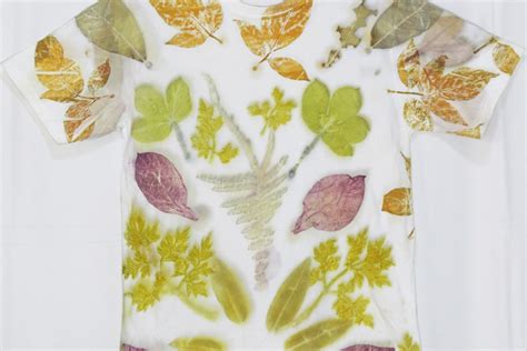 Deavita Leaf On Fabric