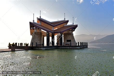 西昌邛海公园小渔村码头日出水景区旅游景点摄影汇图网