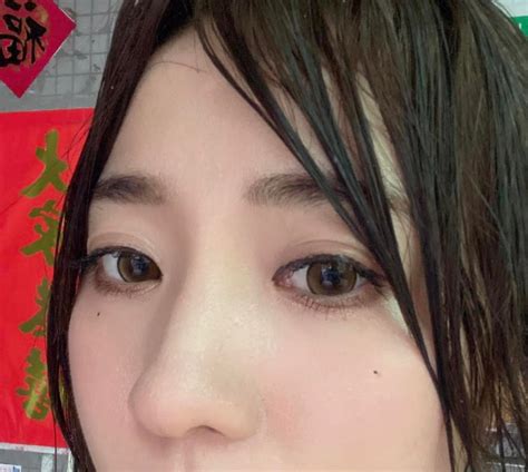 動動勳 On Twitter 這到底是我第幾次淋雨回家😌喵 電影裡都是在浴室裡邊沖澡邊淋水熱吻嘿咻，而我在這邊淋雨😇😇😇