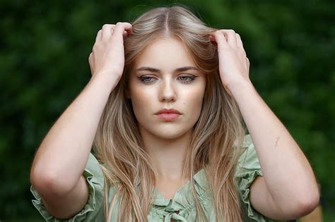 Online Crop Hd Wallpaper Girl Model Laura Wallpaper Flare
