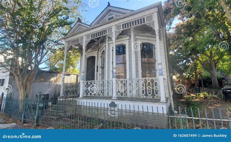 Bywater Uptown Neworleans Orleans House Art Gallery French Quarench