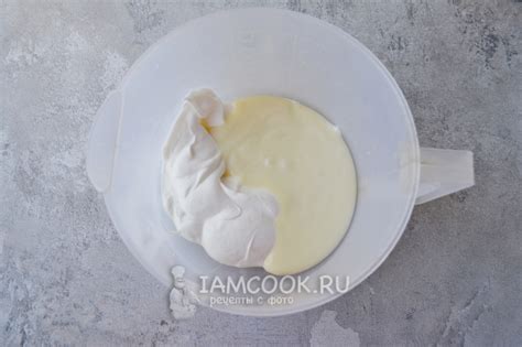 Торт из покупных бисквитных коржей со сгущенкой — рецепт с фото пошагово