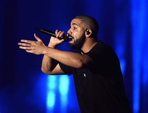 Watch Drake Bring Out Big Sean Dr Dre In Los Angeles Stereogum