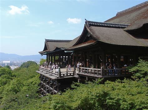 京都の清水寺見どころを紹介巨大な飛び降り舞台の歴史 日本のルーブル美術館を目指すサイト