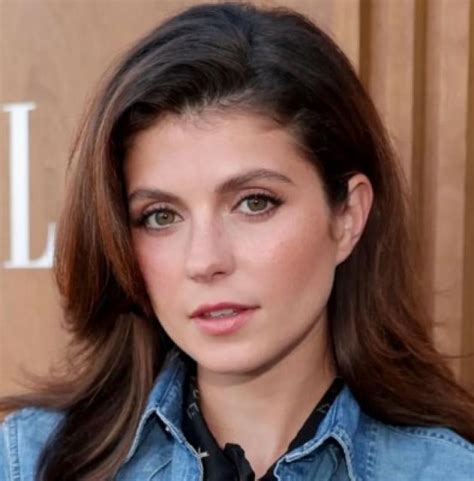 Emily Bader Biography American Actress