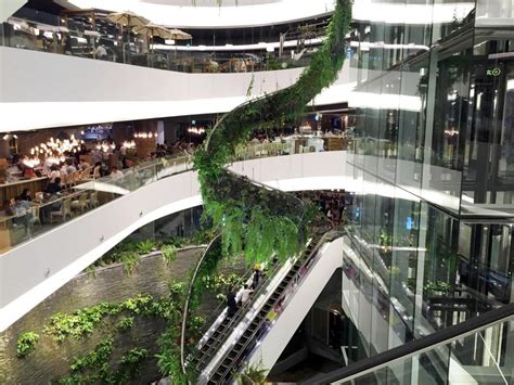 이슈 유머 더현대서울 내부랑 비슷하다는 말 나왔던 방콕 쇼핑몰 