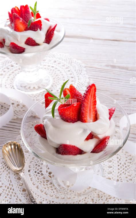 strawberry with cream Stock Photo - Alamy