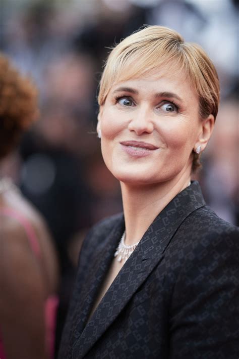 Vid O Judith Godr Che Ses Parents Point S Du Doigt Apr S Ses R V Lations Sur Beno T Jacquot