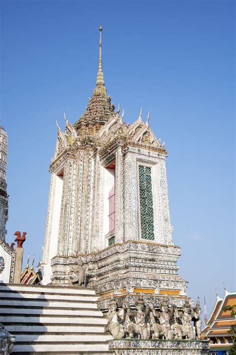 Impressive Architectural Details Of Wat Arun The Temple Of Dawn In
