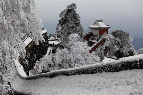 武当山金顶雪景图片 武当山图片风景图片 武当山金顶雪景 大山谷图库