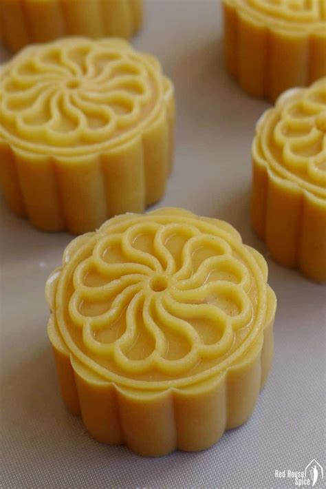 Cantonese Mooncake With Salted Egg Yolk 广式月饼 Red House Spice