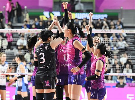 ‘2년 만에 정규리그 1위 확정 흥국생명 1일 대전서 축포 터뜨린다