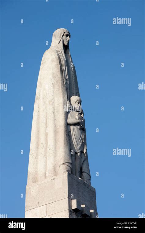 Statue Of Sainte Genevi Ve Patron Saint Of Paris Stock Photo Alamy