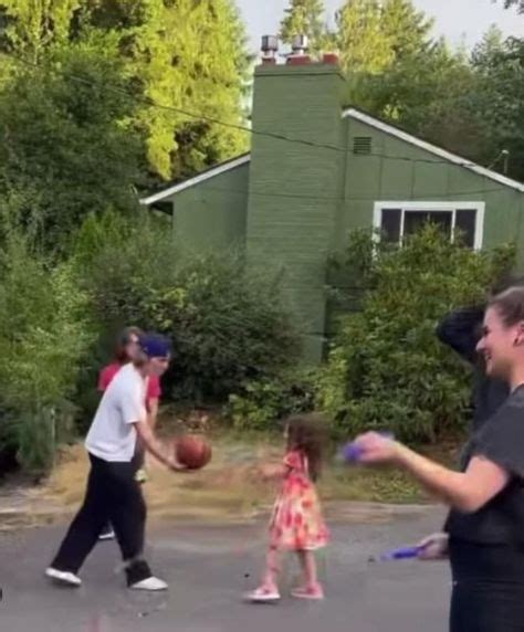 Odkryj pomysły 73 na temat RODZINA MONET i monet na tej tablicy na Pintereście celebryci