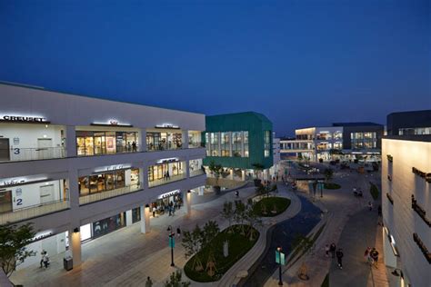 현대프리미엄아울렛 봄 맞이 대형 골프 페어 진행 전자신문