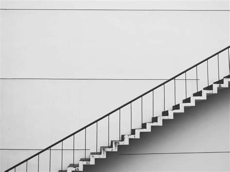 Scaling Up Navigating Challenges And Solutions In Tech Startup Product
