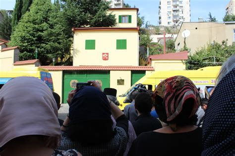 მორწმუნეების ჯგუფმა რომის პაპის ვიზიტის წინააღმდეგ “ლოცვითი დგომის