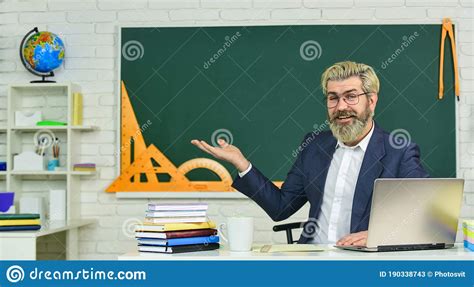 school teacher programming laptop apply online course selecting