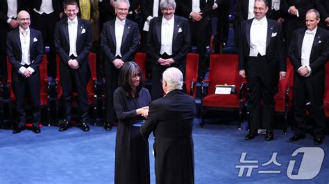 노벨문학상 수상하는 한강 작가 뉴스1