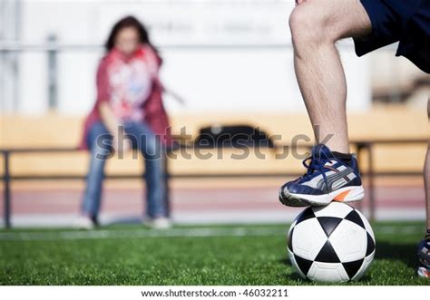 Estereotipo Sexual Observación De Niñas Mientras Foto De Stock