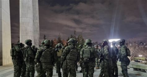 속보 우원식 의장 “국회 경내 군경 당장 국회 밖으로 나가달라”계엄군 철수 시작