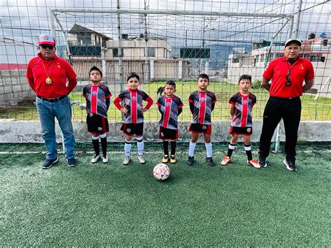 Importadora Alvarado busca talentos con su escuela de fútbol Diario La Hora