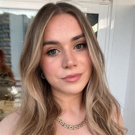 Phoebe In Property🔨🌸👷🏼‍♀️🏡💗 Phoebe Isabella • Threads Say More