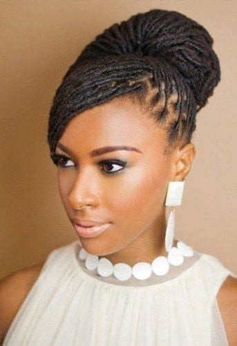 Penteados para noivas negras inspiração para arrasar no casamento