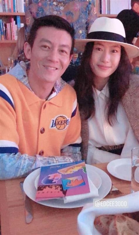 陈冠希晒和女儿同款表情庆生照 父女俩眉毛抢镜搞怪俏皮新浪图片