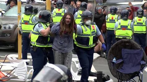 Covid 19 New Zealand Police Move To End Three Week Vaccine Mandate