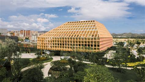 Wooden Grid Encloses Sanya Farm Lab By Clou Architects