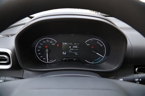 【五菱宏光新能源纯电版 300km 实用型 5座仪表盘图片 汽车图片大全】 易车