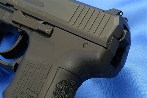 Heckler & Koch P2000 SK V2 | Behance