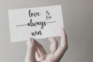 Christina Script Font - Demofont.com
