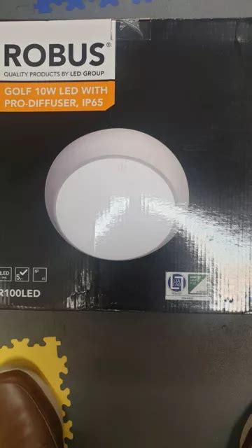 Robus Golf Slim 10w Led Bulkhead Ip65 White Bathroom Light Still In